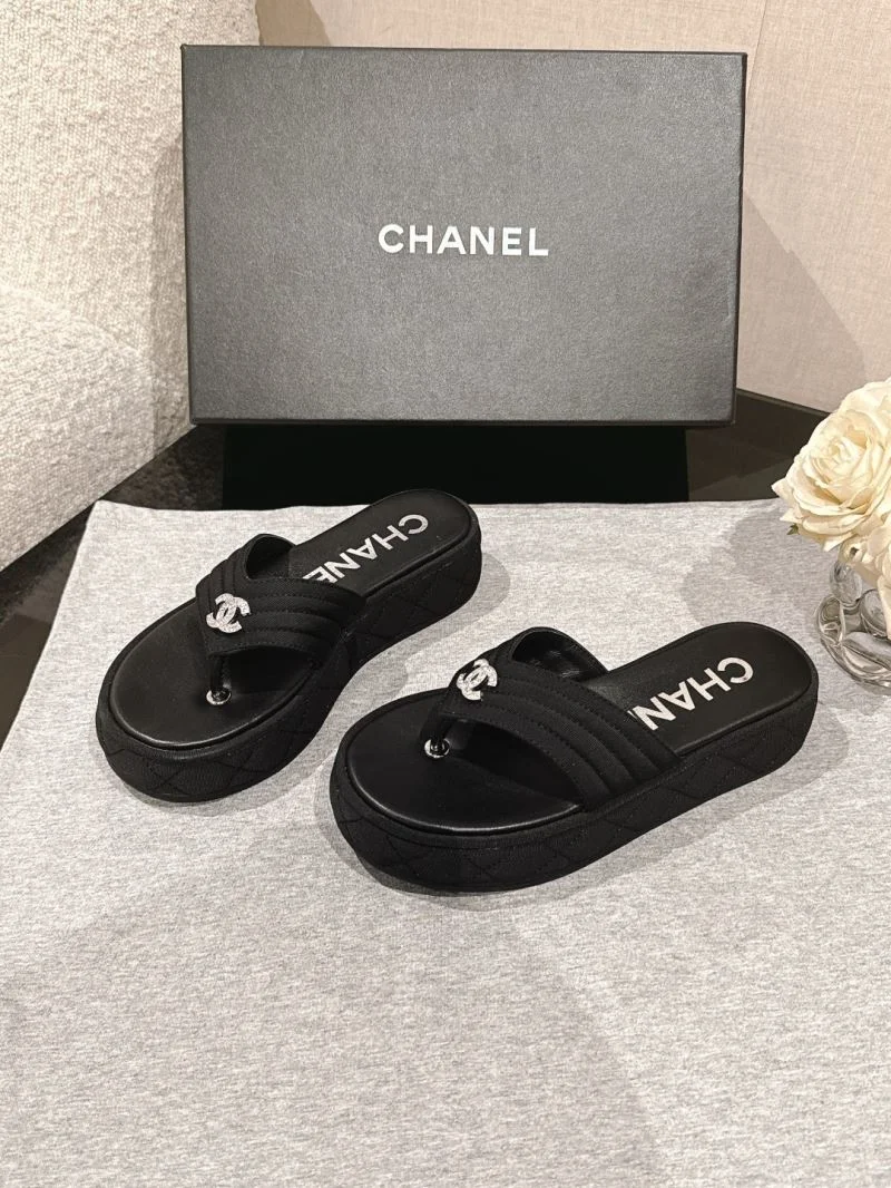 Top mirror Chanel Slippers