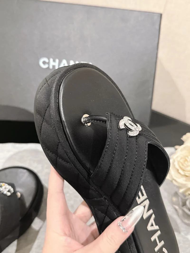Top mirror Chanel Slippers