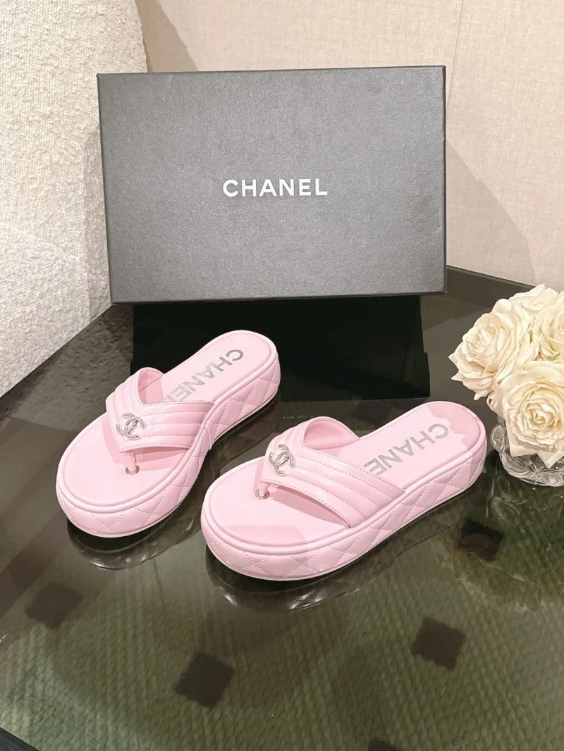 Low-cost Chanel Slippers