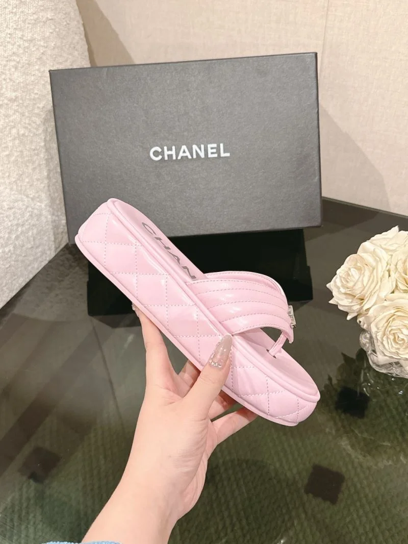 Low-cost Chanel Slippers