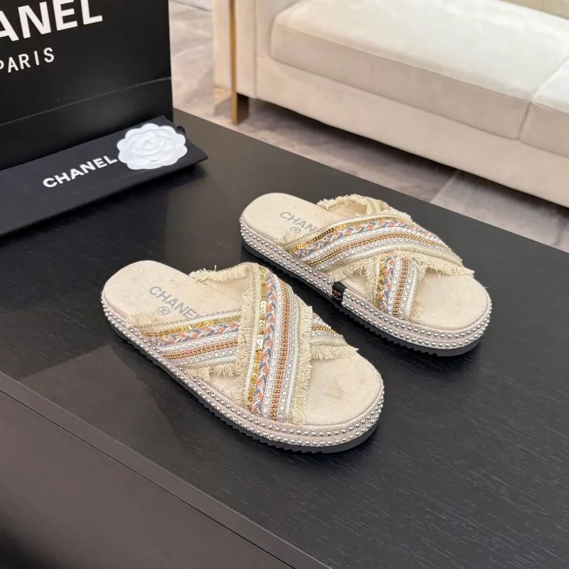 Low-cost Chanel Slippers