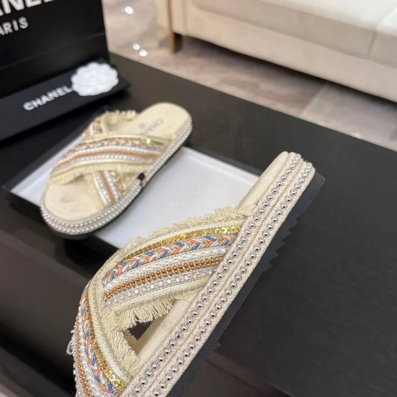 Low-cost Chanel Slippers