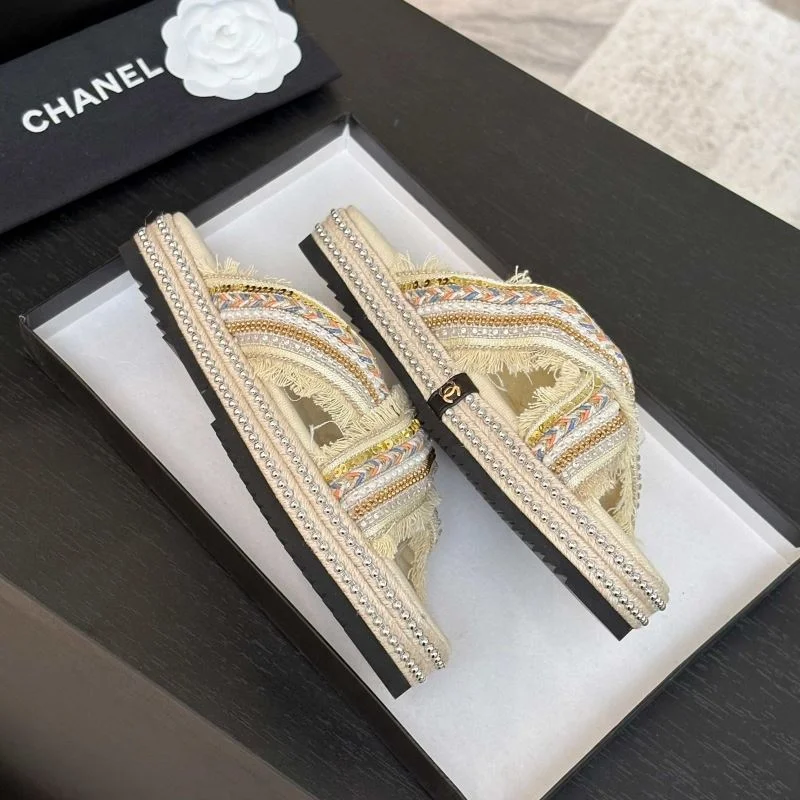 Low-cost Chanel Slippers