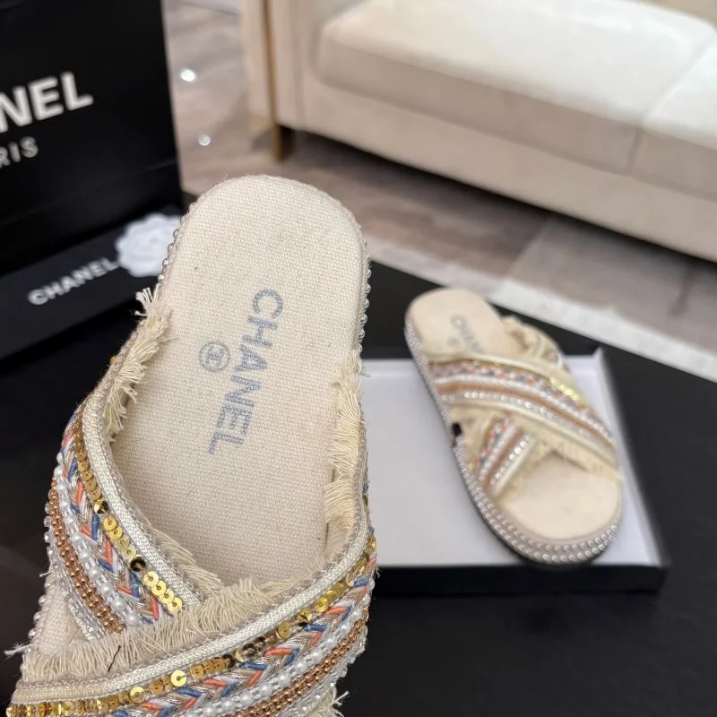 Low-cost Chanel Slippers