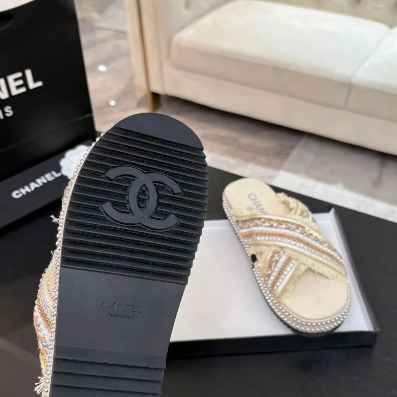Low-cost Chanel Slippers