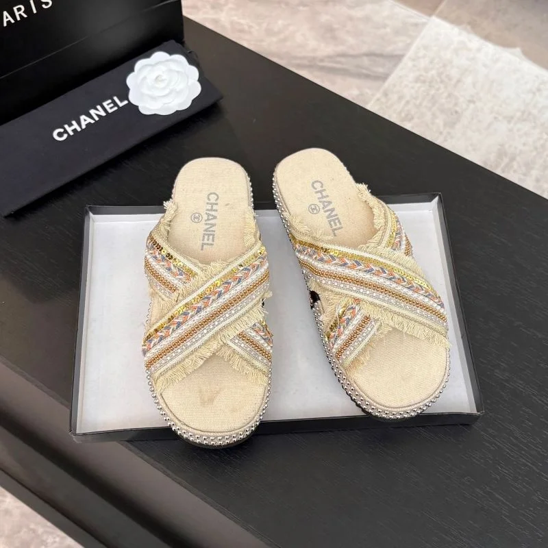 Low-cost Chanel Slippers