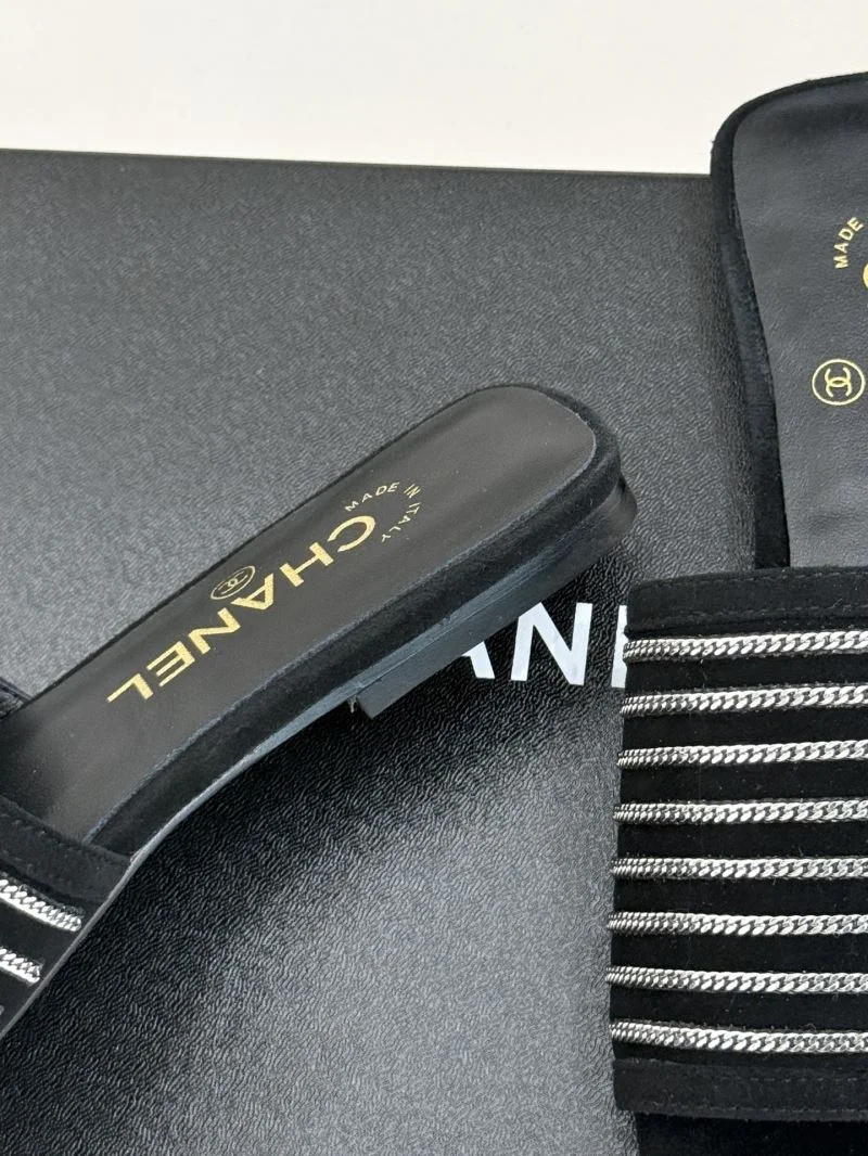 Top match Chanel Slippers