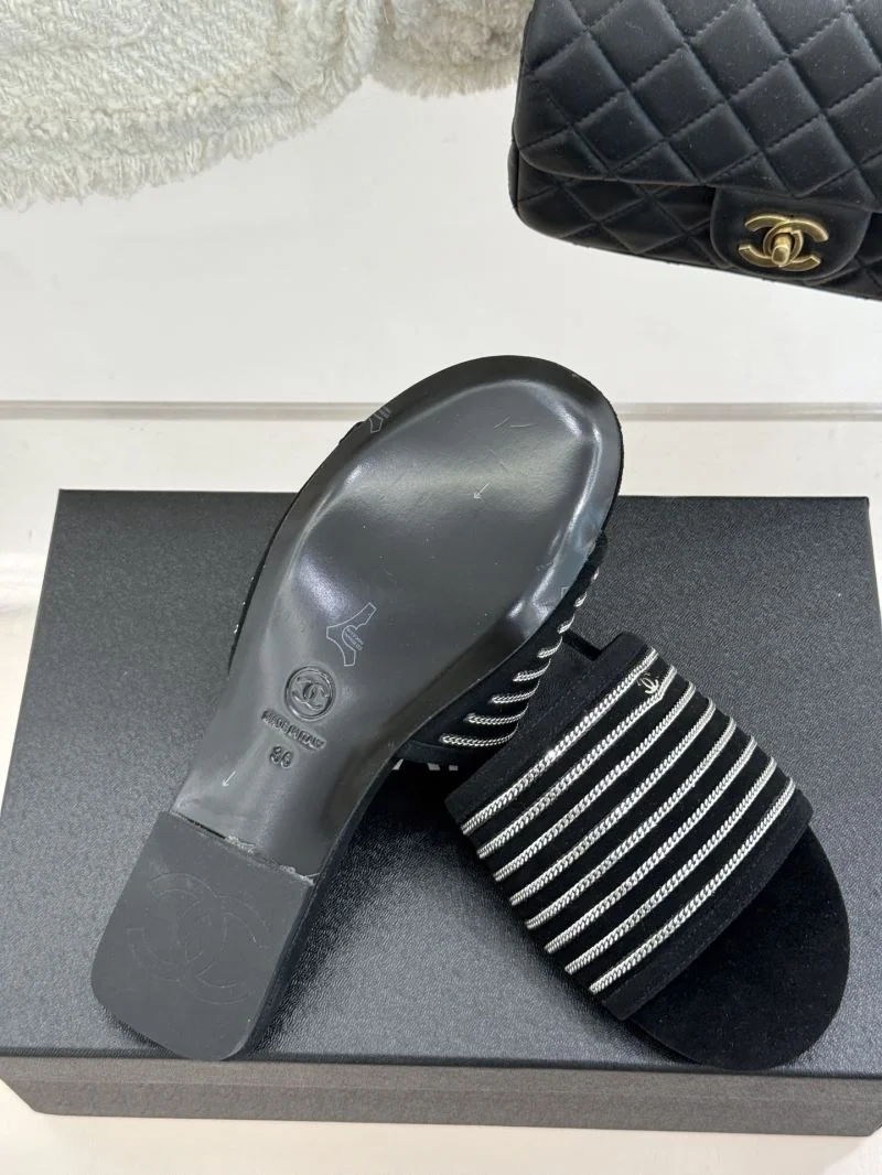 Top match Chanel Slippers