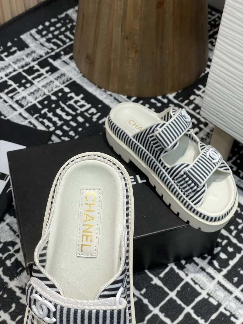 Low-cost Chanel Slippers