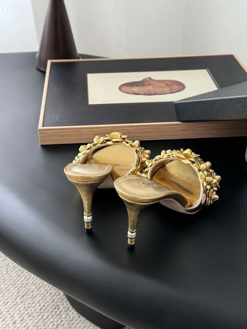 Top mirror Chanel Slippers