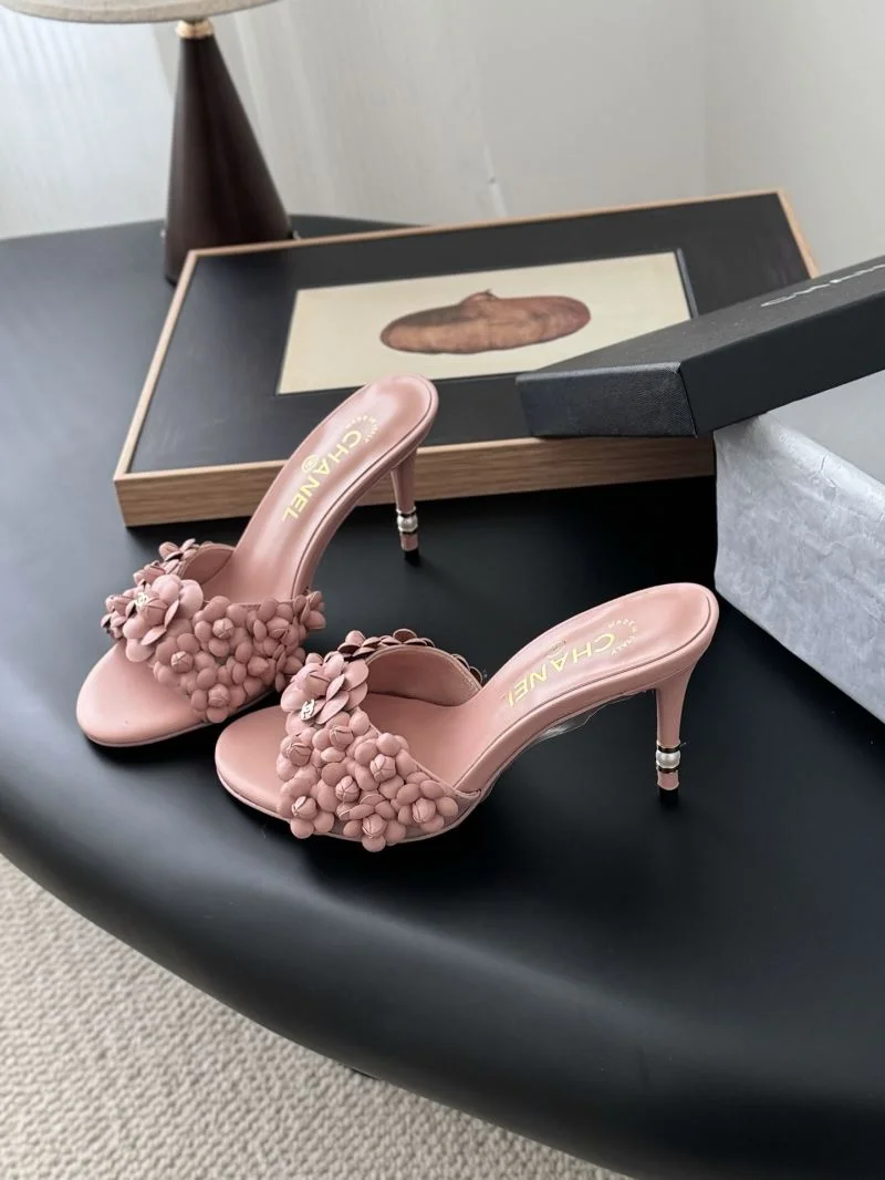 Top mirror Chanel Slippers
