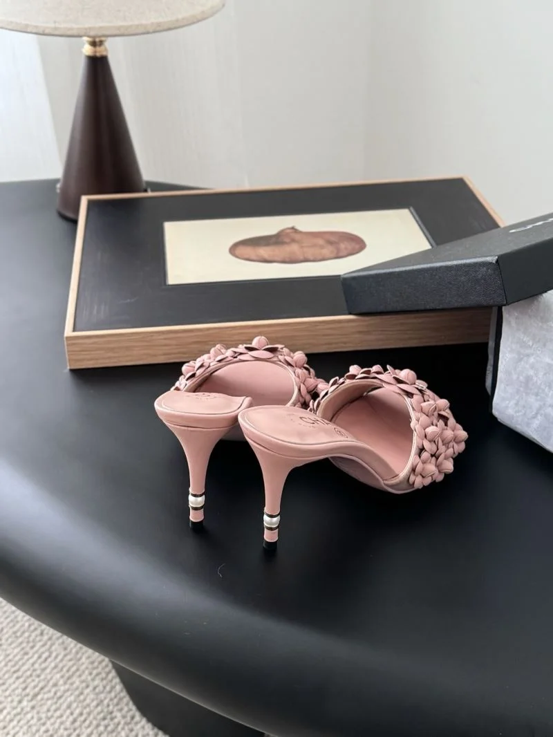 Top mirror Chanel Slippers