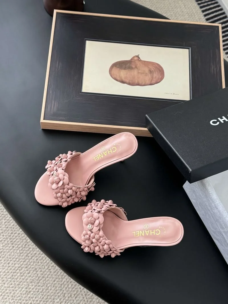 Top mirror Chanel Slippers