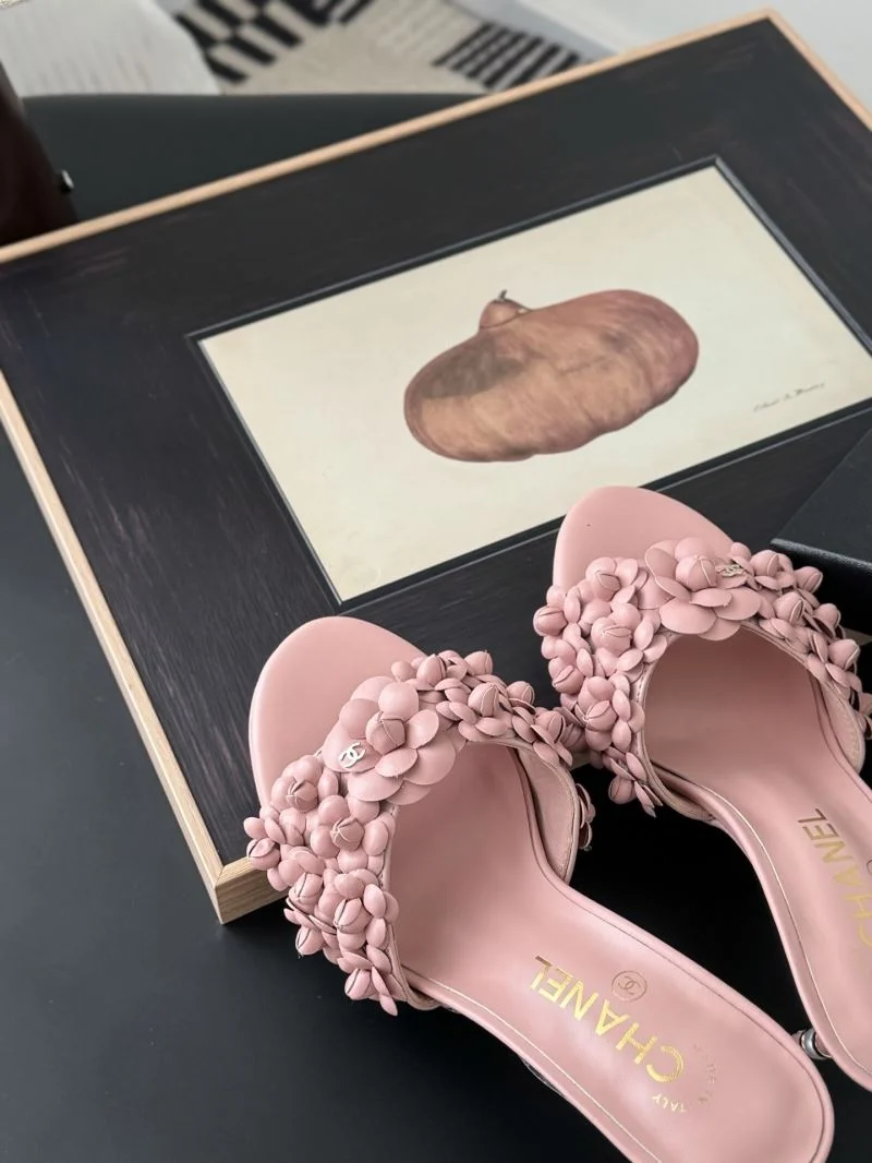 Top mirror Chanel Slippers