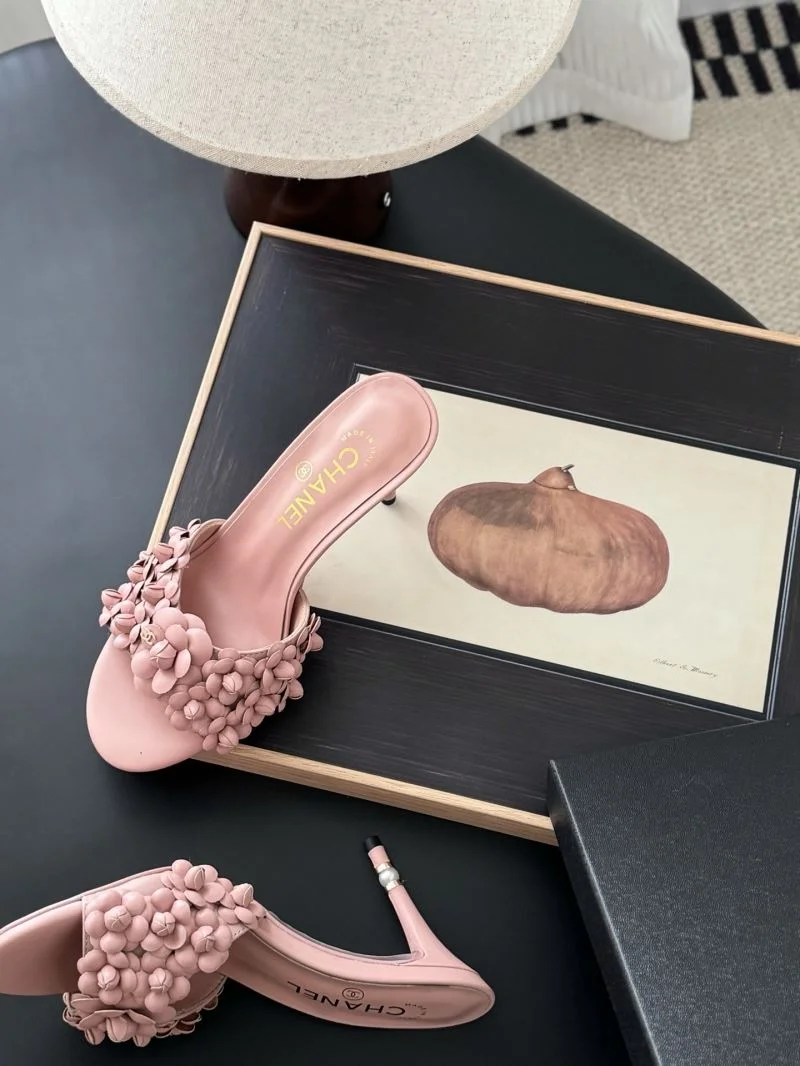 Top mirror Chanel Slippers