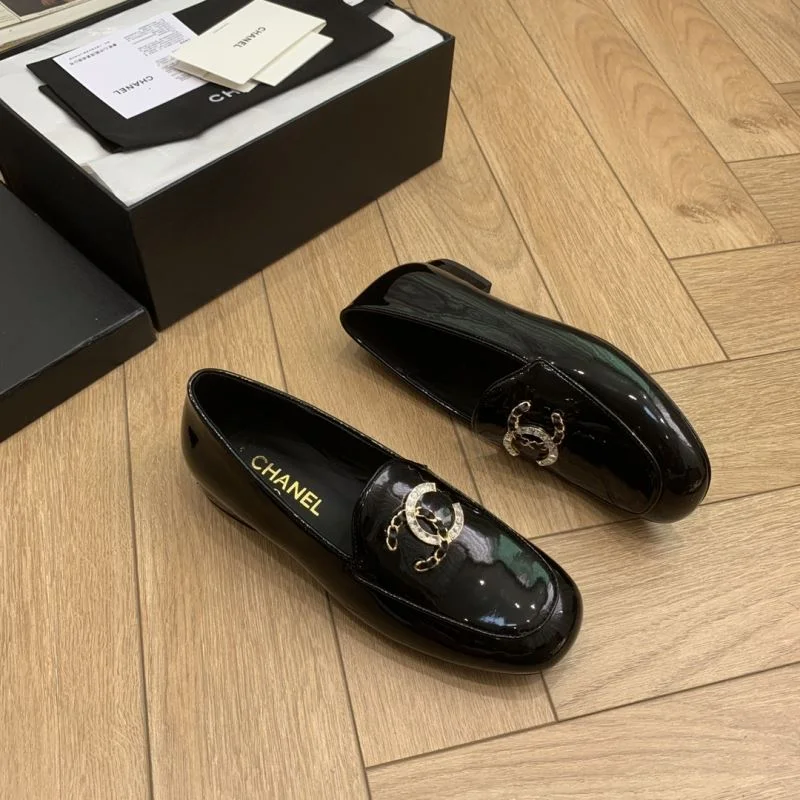 Low-cost Chanel Slippers
