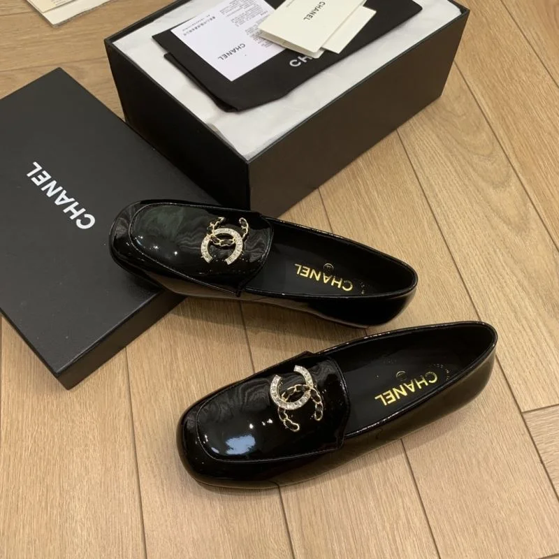 Low-cost Chanel Slippers