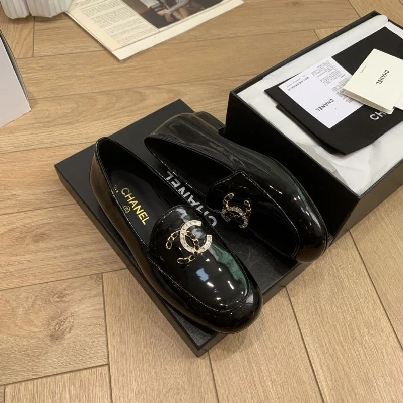 Low-cost Chanel Slippers