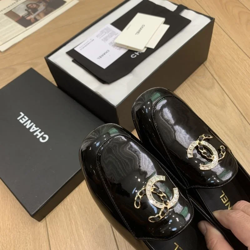 Low-cost Chanel Slippers