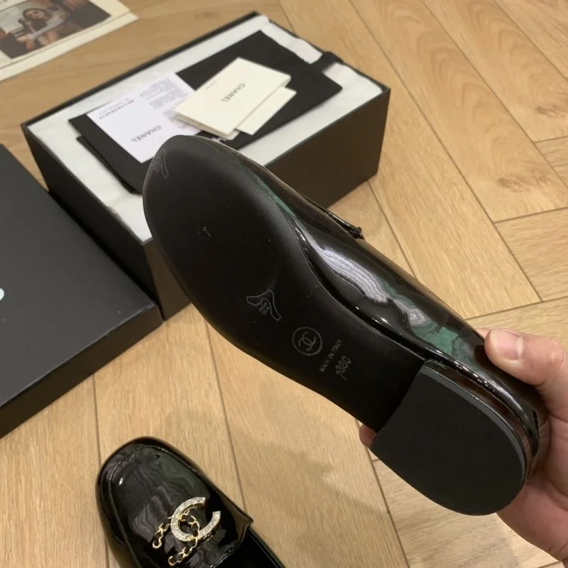 Low-cost Chanel Slippers