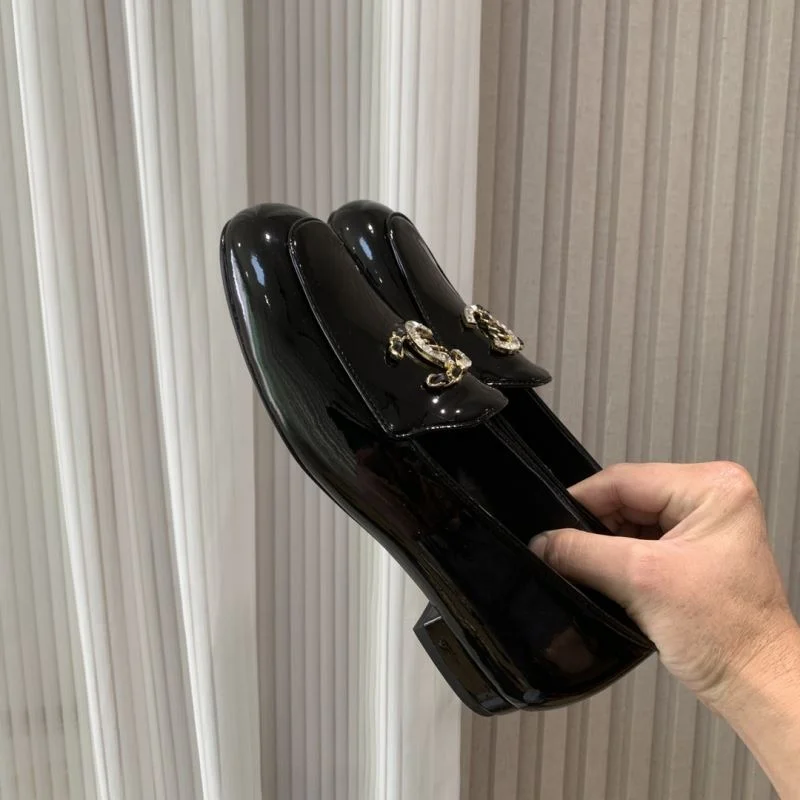Low-cost Chanel Slippers