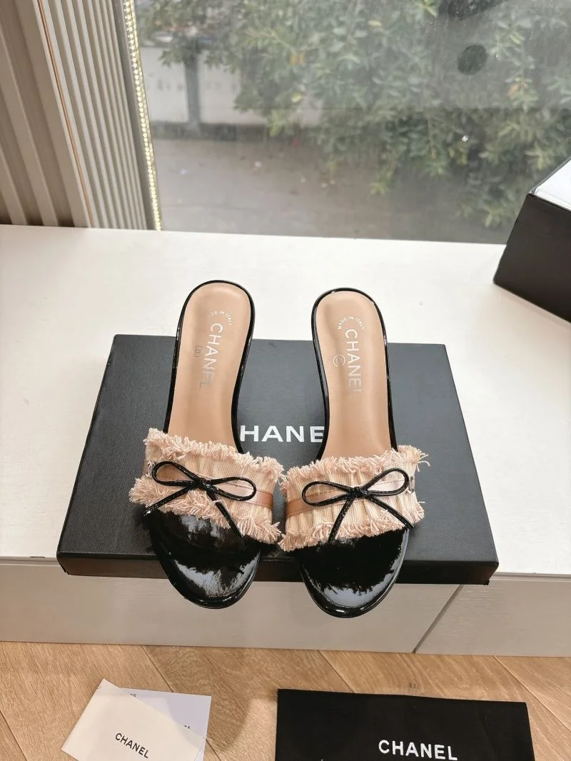 Low-cost Chanel Slippers