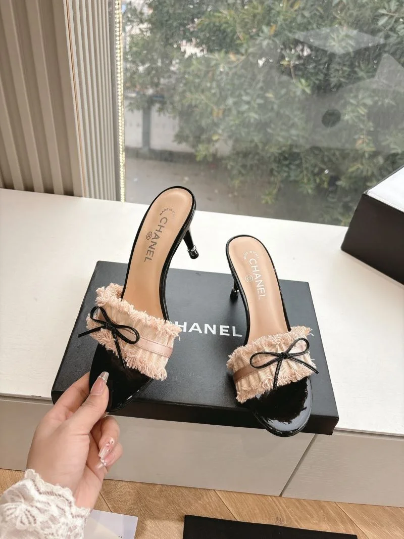 Low-cost Chanel Slippers