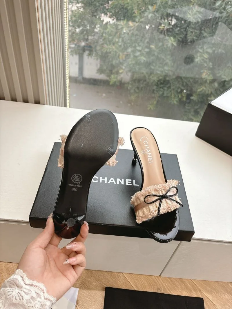 Low-cost Chanel Slippers