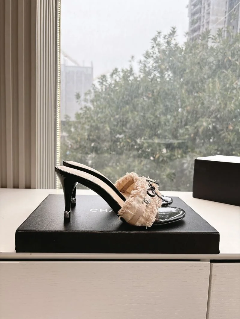 Low-cost Chanel Slippers