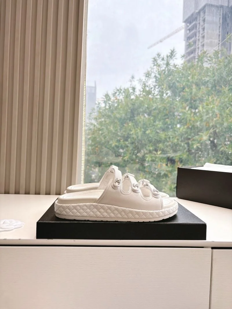 1:1 copy Chanel Slippers
