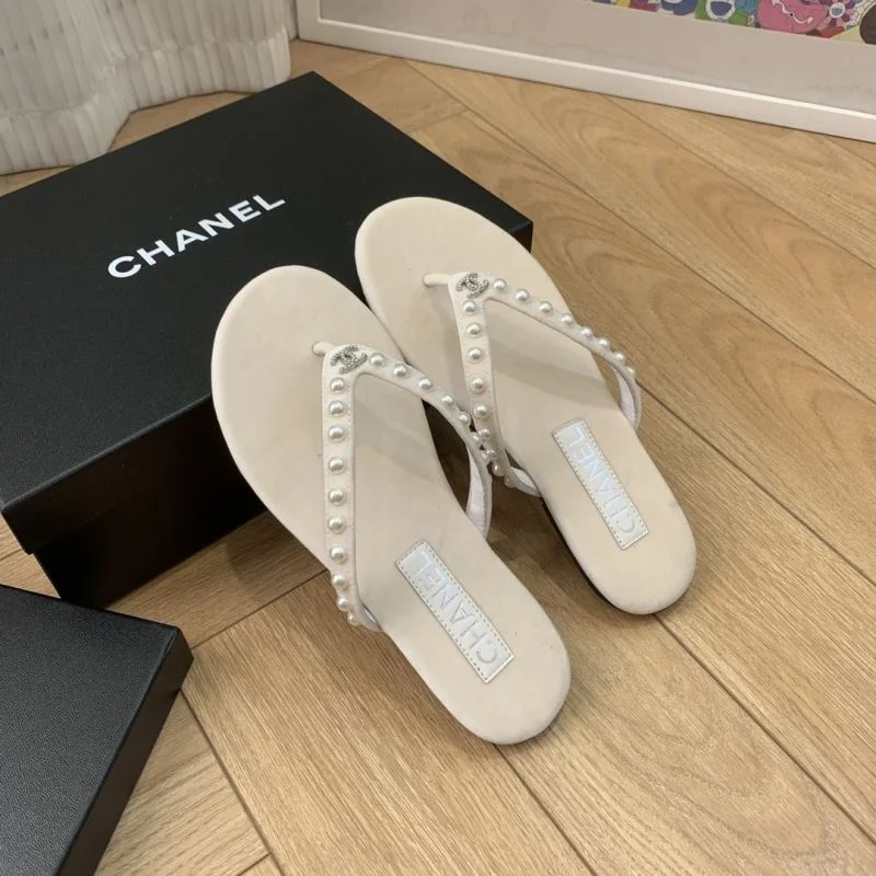 Low-cost Chanel Slippers