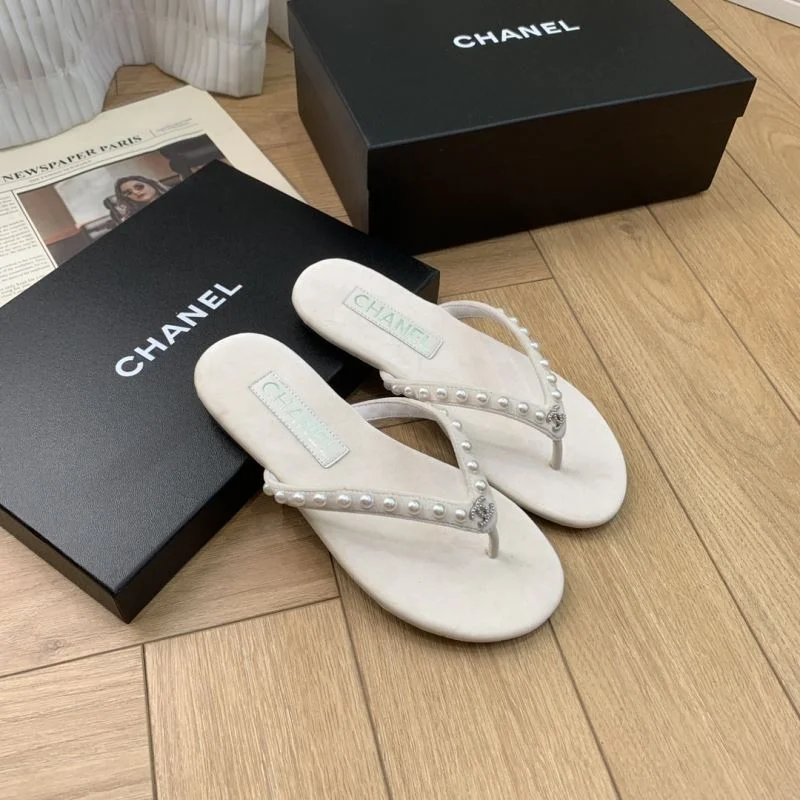 Low-cost Chanel Slippers