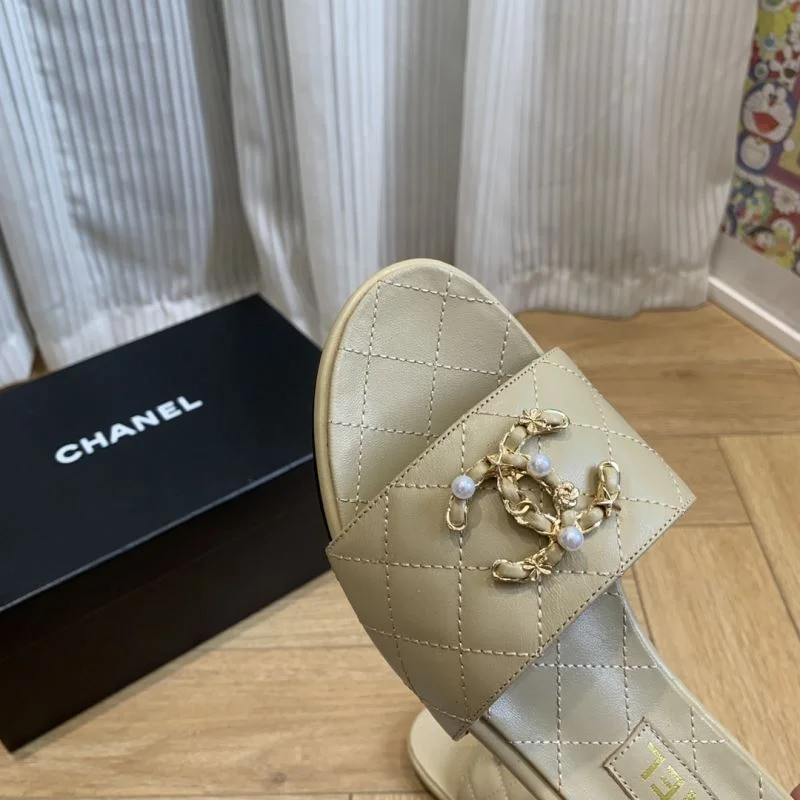 Top mirror Chanel Slippers