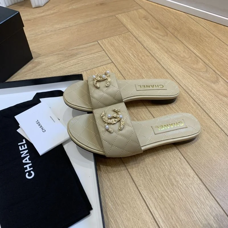 Top mirror Chanel Slippers