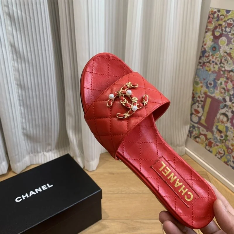 Low-cost Chanel Slippers