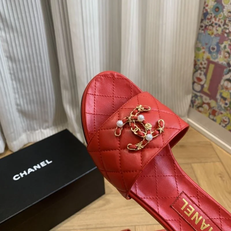 Low-cost Chanel Slippers