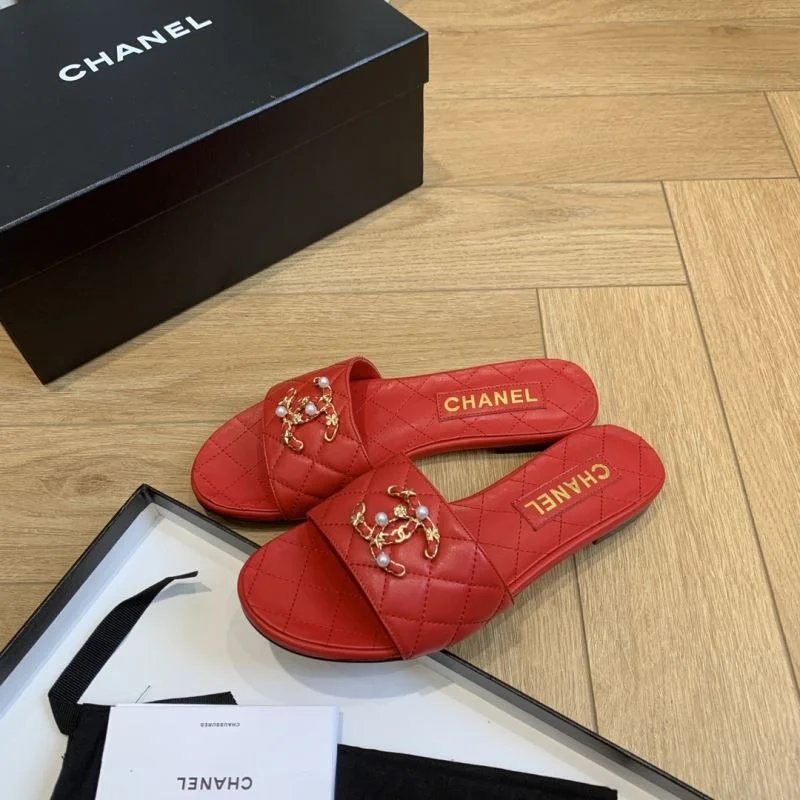 Low-cost Chanel Slippers