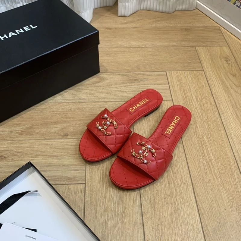 Low-cost Chanel Slippers