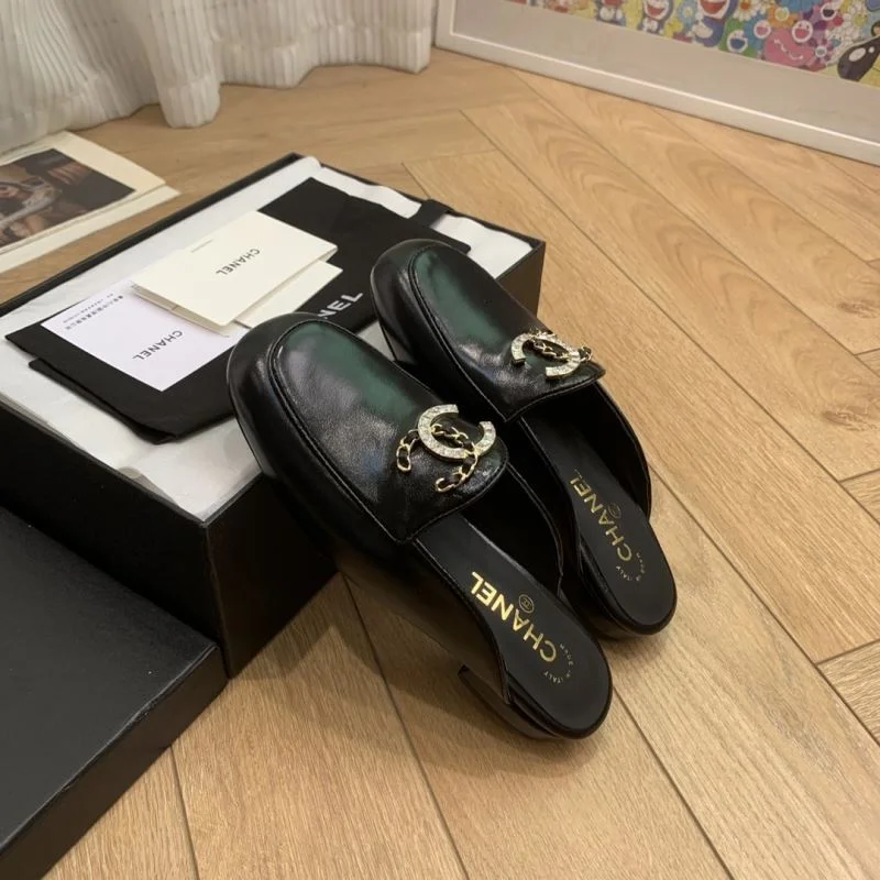 Low-cost Chanel Slippers