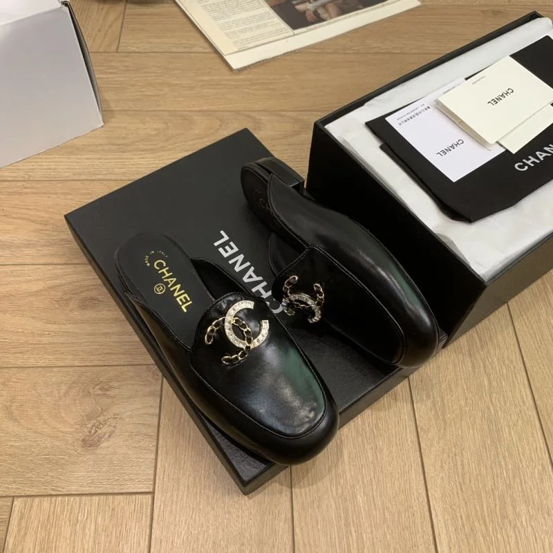 Low-cost Chanel Slippers