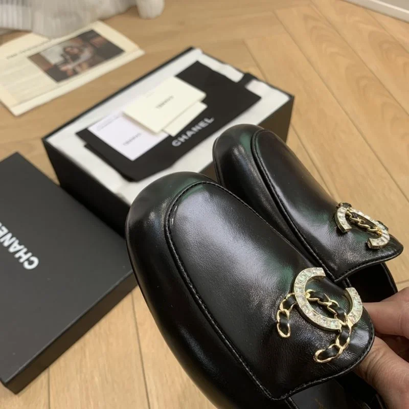 Low-cost Chanel Slippers