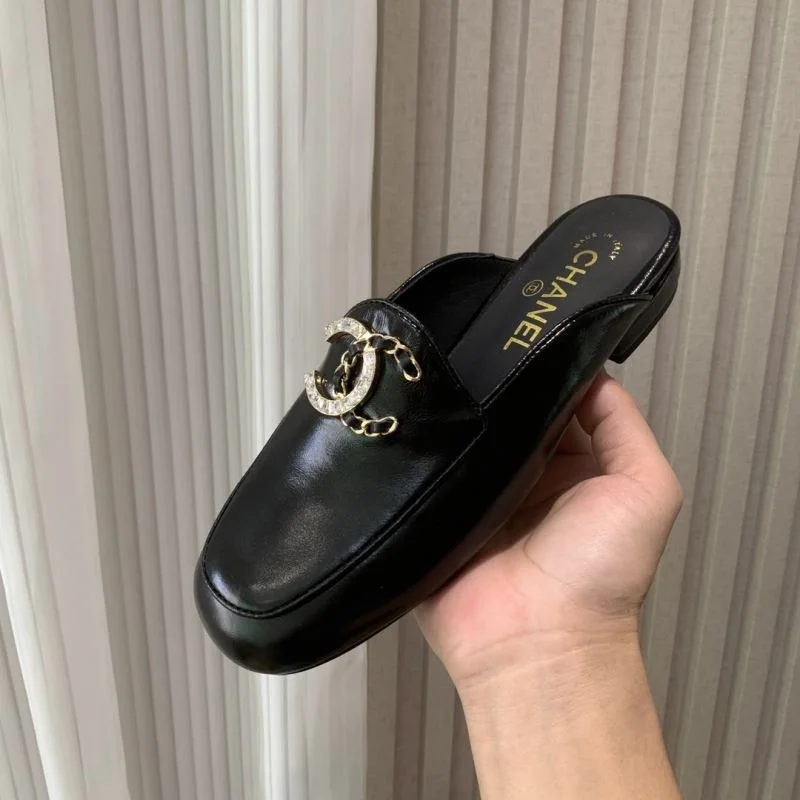 Low-cost Chanel Slippers
