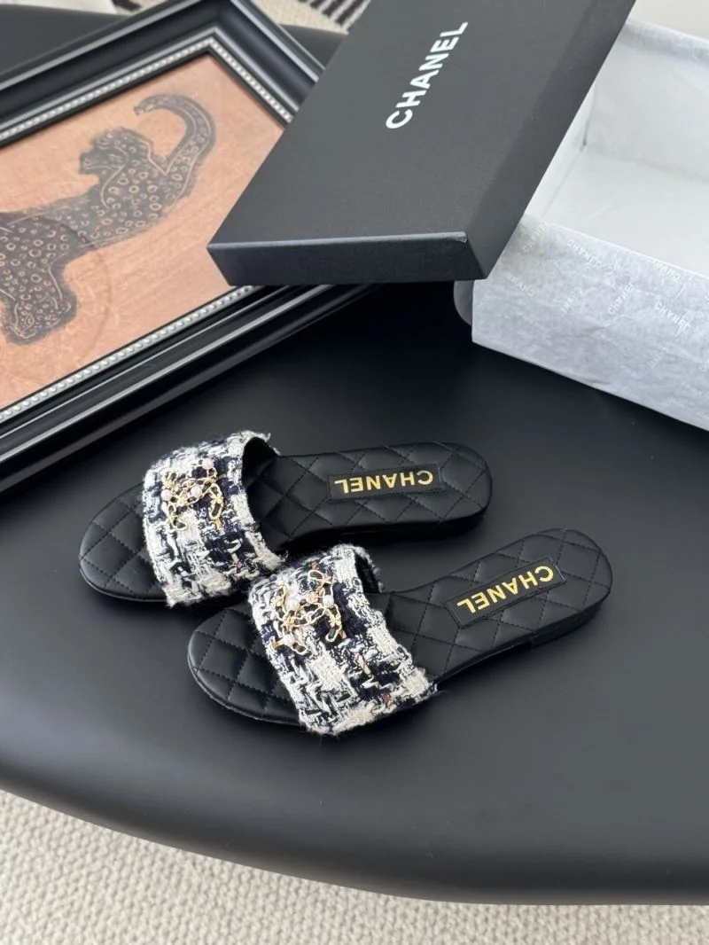 Top match Chanel Slippers