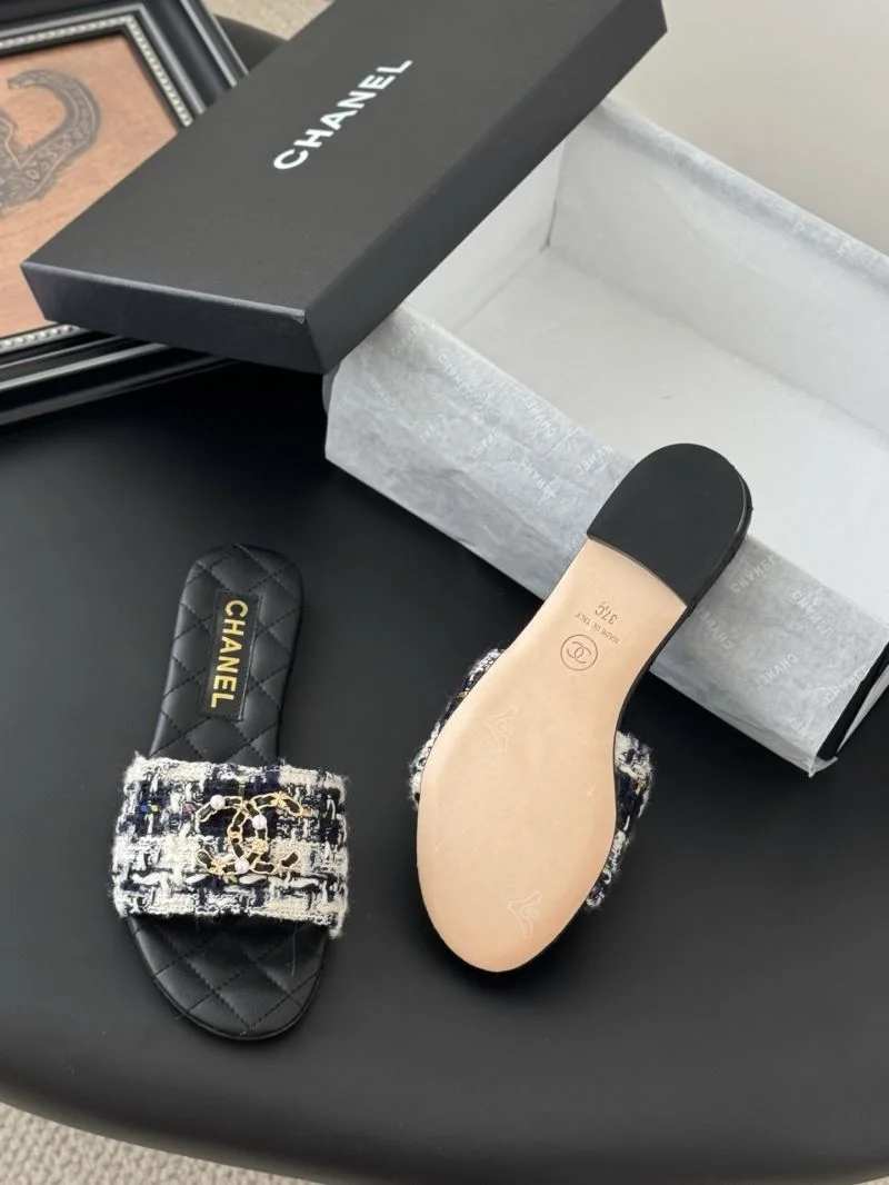 Top match Chanel Slippers