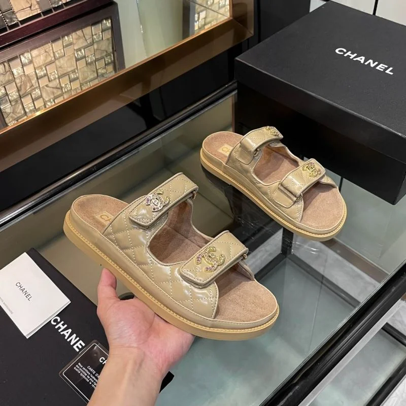 Top mirror Chanel Slippers