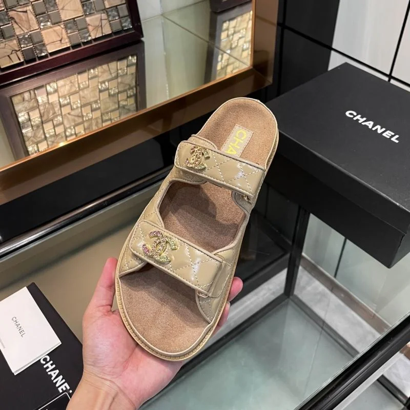 Top mirror Chanel Slippers