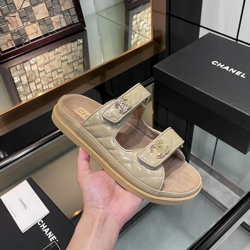 Top mirror Chanel Slippers