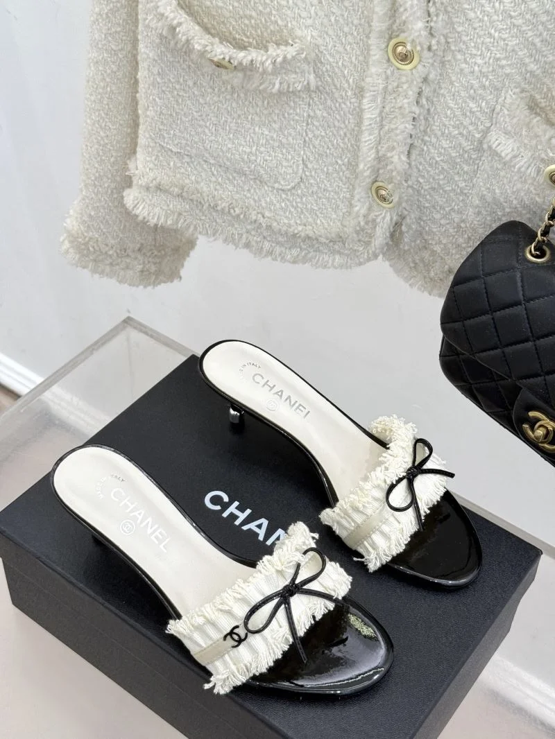 Low-cost Chanel Slippers