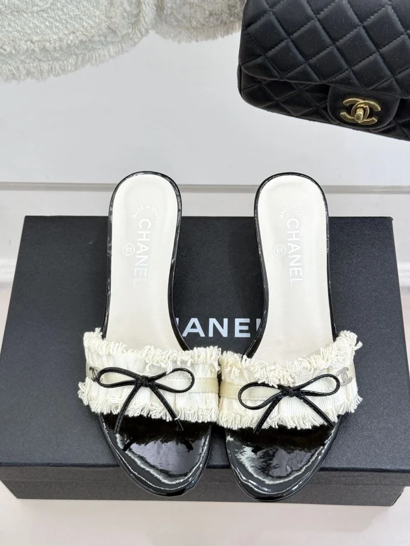 Low-cost Chanel Slippers