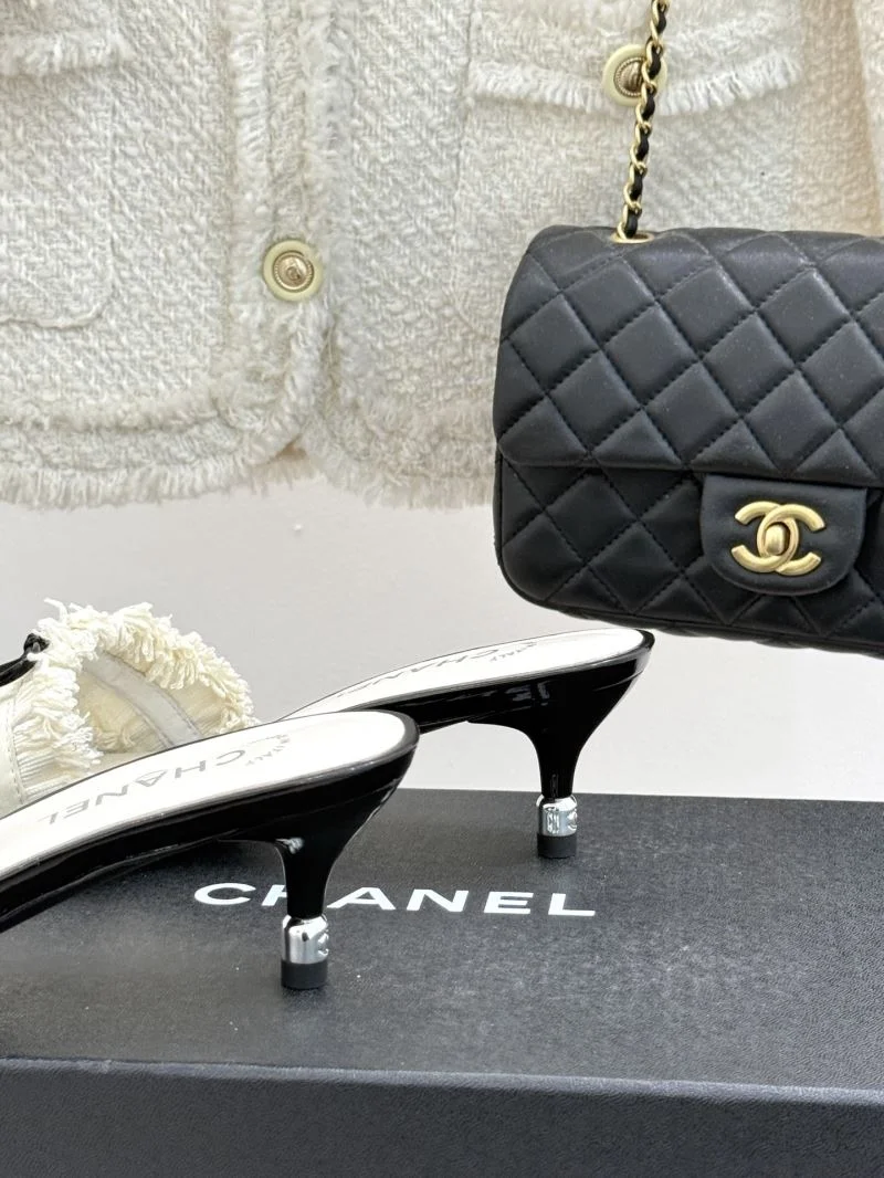 Low-cost Chanel Slippers